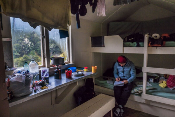 Topo Twisting on the Ella Range | Wilderlife