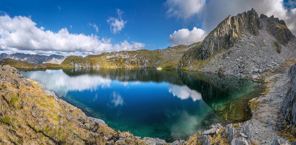 Topo Twisting on the Ella Range | Wilderlife